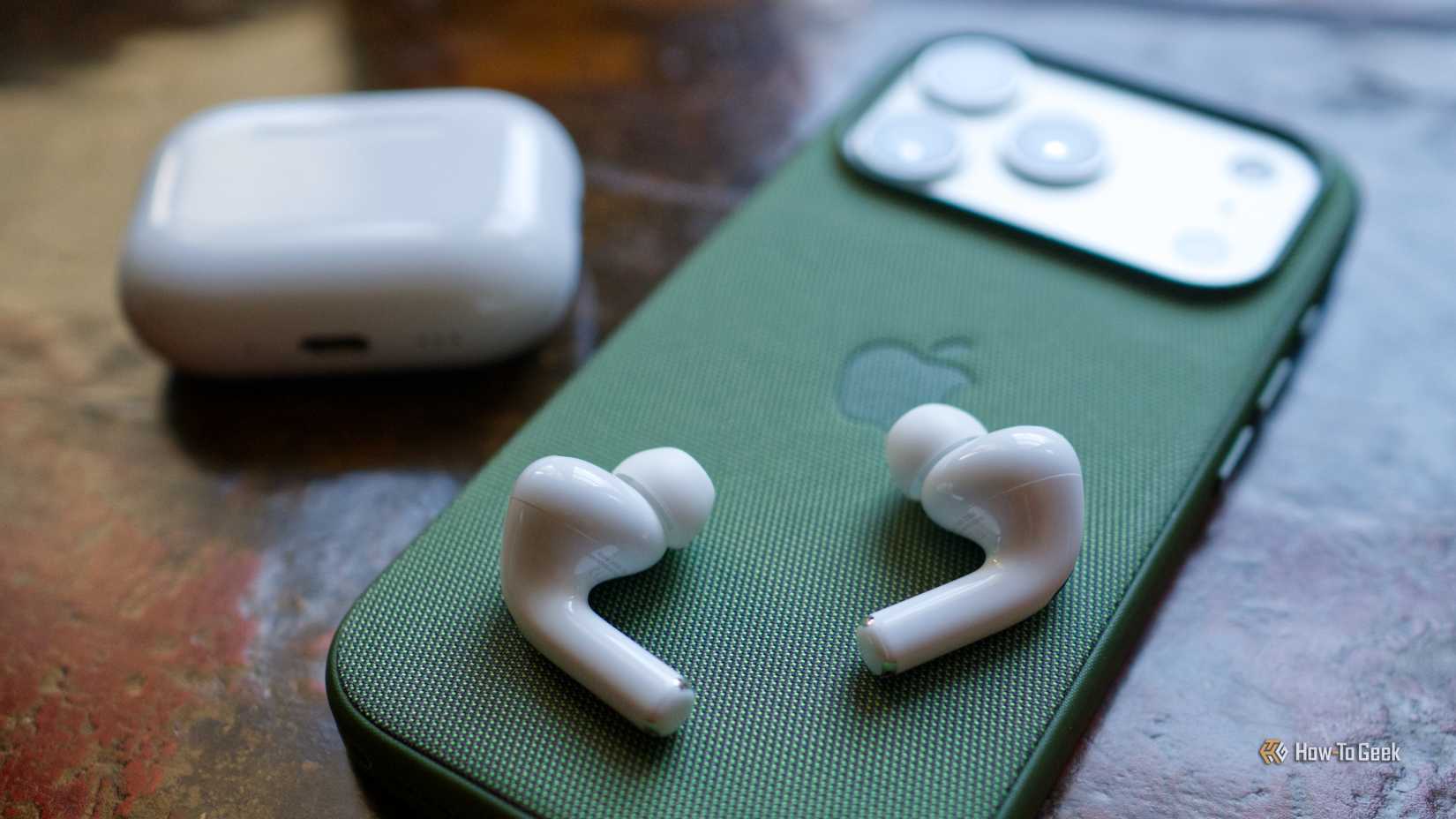 Apple EarPods vs. AirPods: Is Wireless Audio Worth the Extra Cost?
