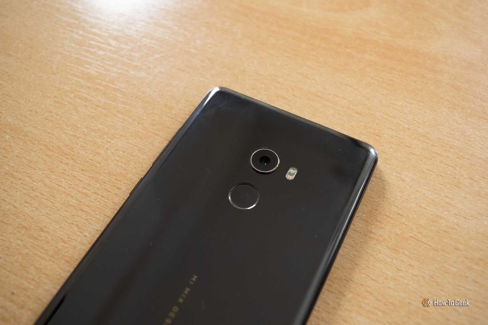 I Used a Phone From 2017 for a Week, Here’s How It Went