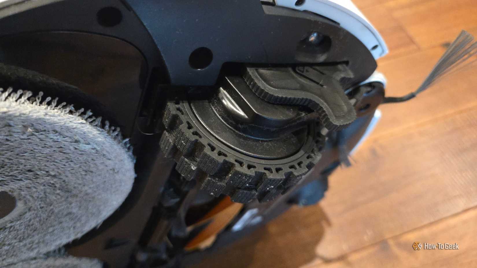 Dreame L40s Ultra Robot Vacuum Review: At least it rarely gets stuck